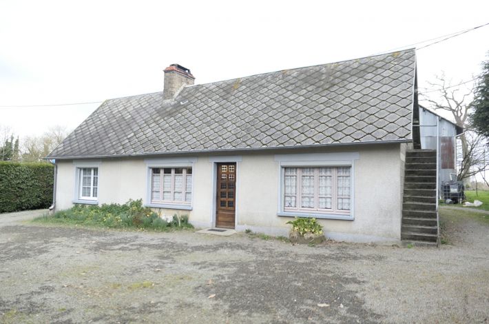 Detached Country House with Outbuilding